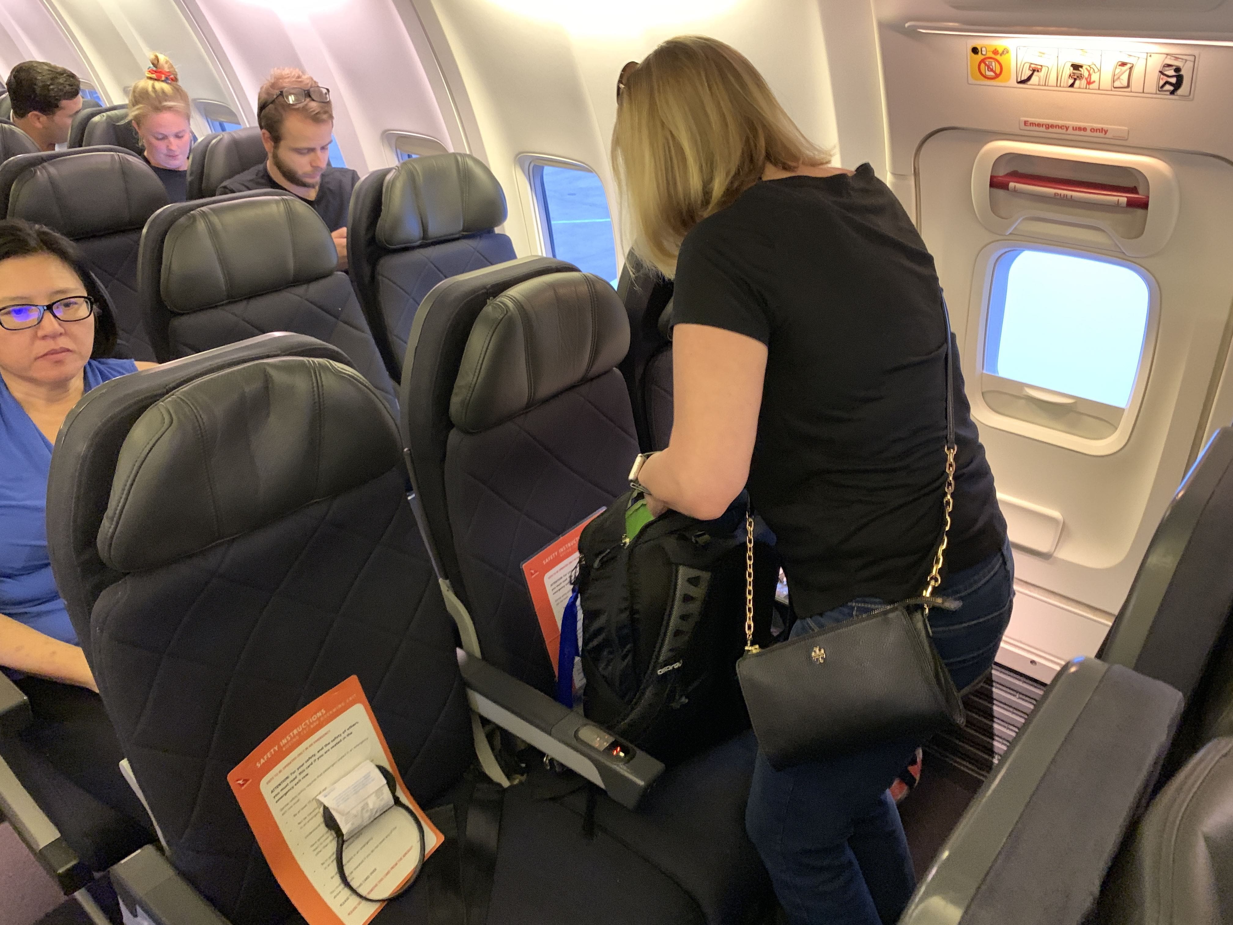 Qantas Sydney to Melbourne - Ready Jet Roam